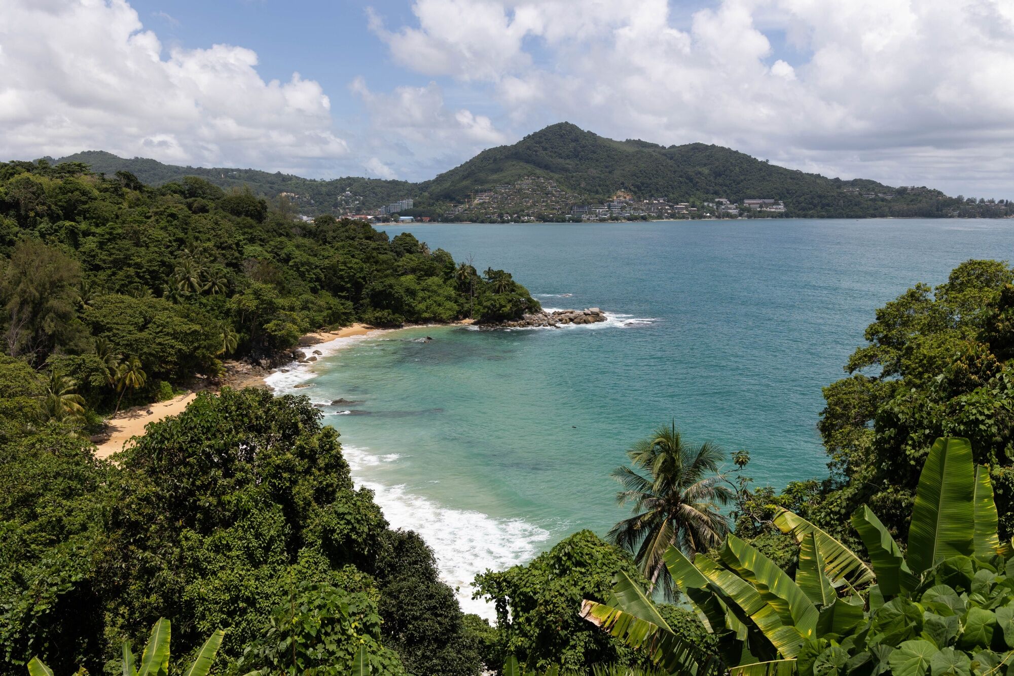 Luxury resort operator says travel recovering after war setback