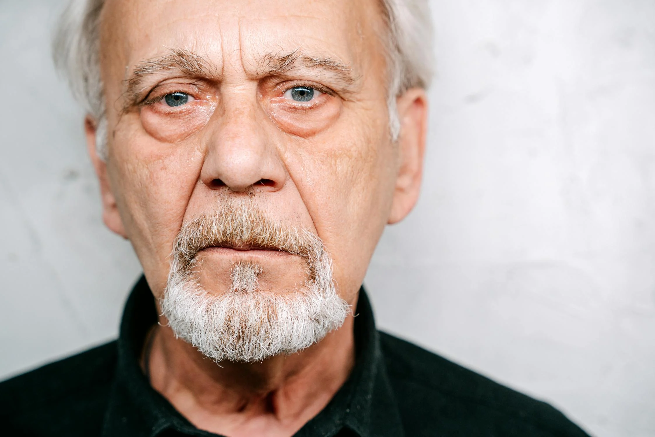 Family left grandpa at hotel to skip the bill and picked the wrong ...
