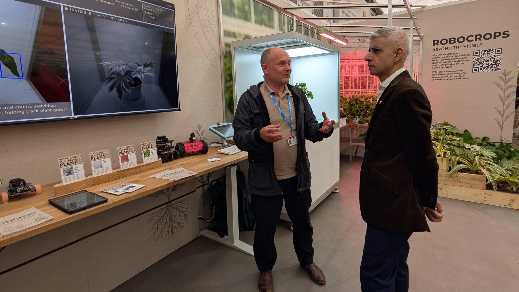 AI plant exhibit wins award at Chelsea Flower Show