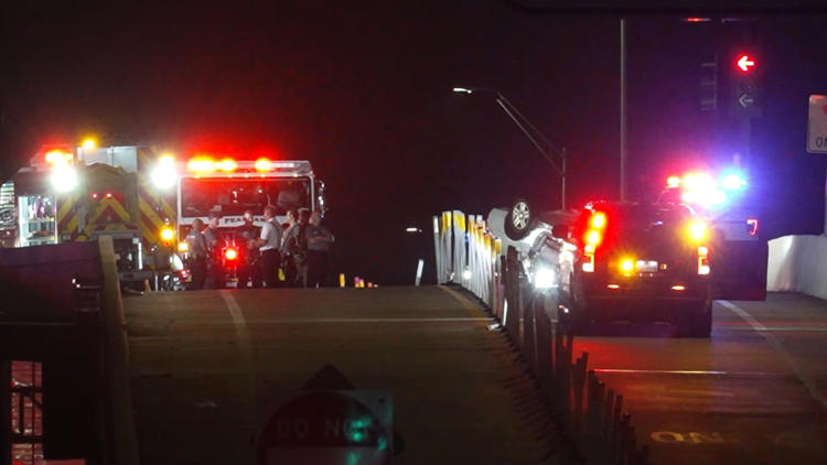 Pearland police investigating deadly Highway 288 crash near McHard Road