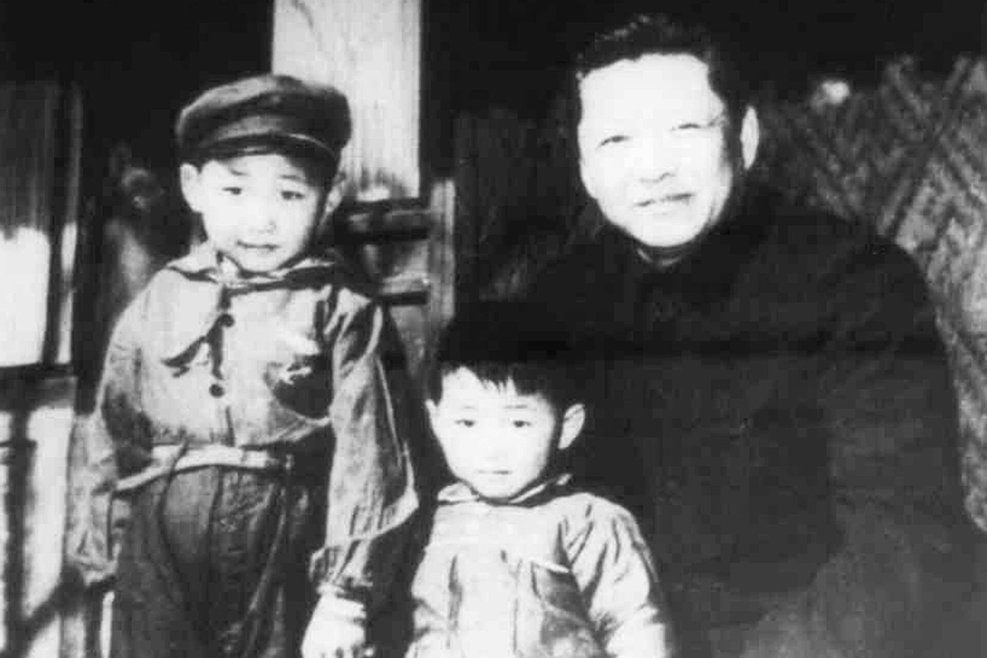 Die Geschichte von Xi Jinping: von seinen Anfängen bis zu seinem ...