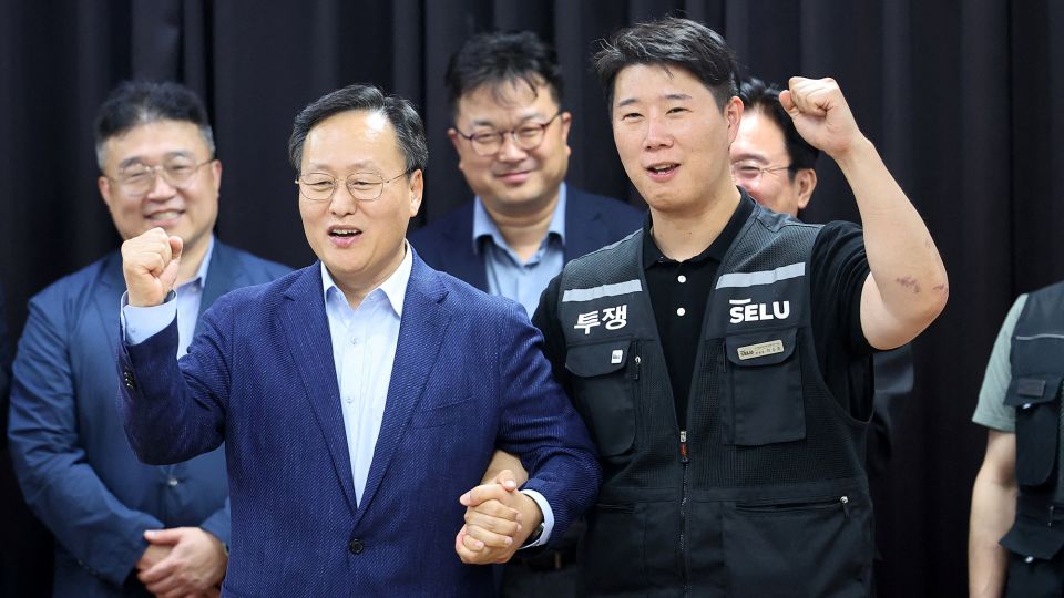 AI turned Samsung into a $1 trillion company. Its workers want a bigger ...