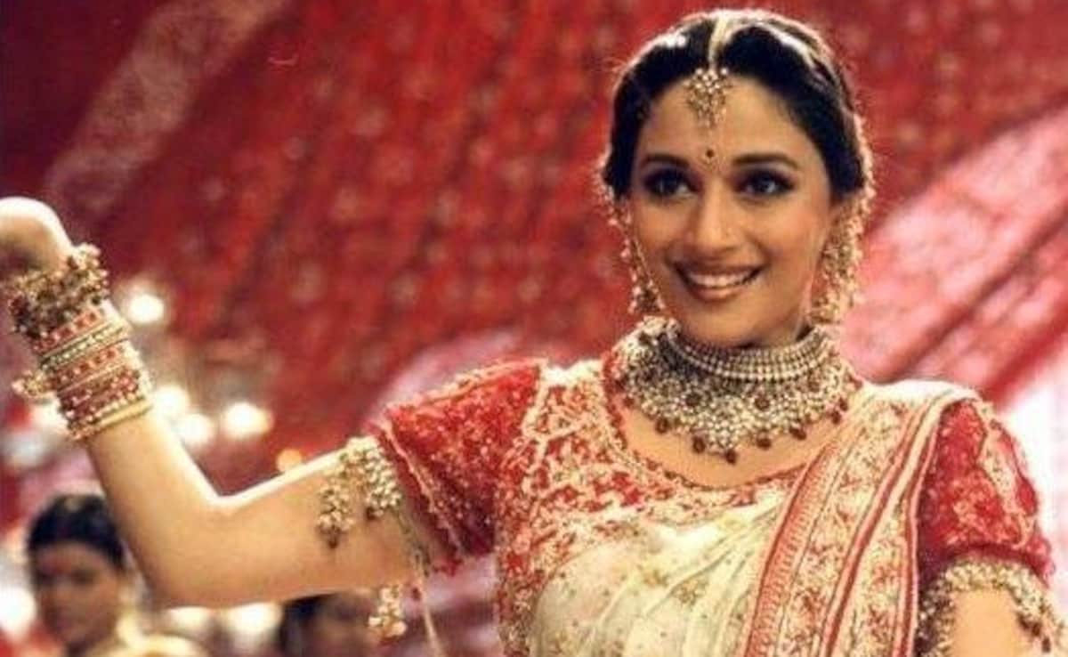 4-month-pregnant Madhuri Dixit 'struggled with fever' during Dola Re ...