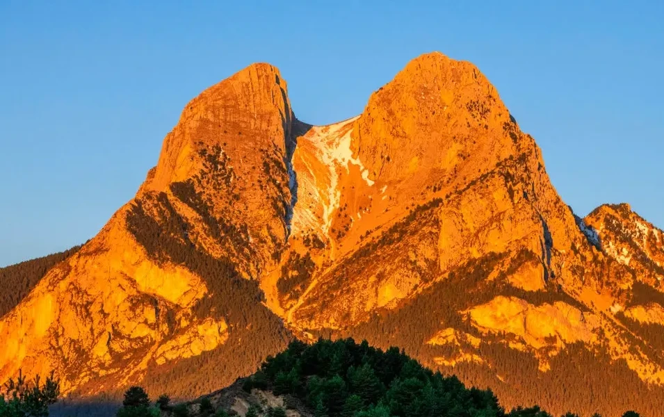 Pyrenees cave reveals early high-altitude copper mining site