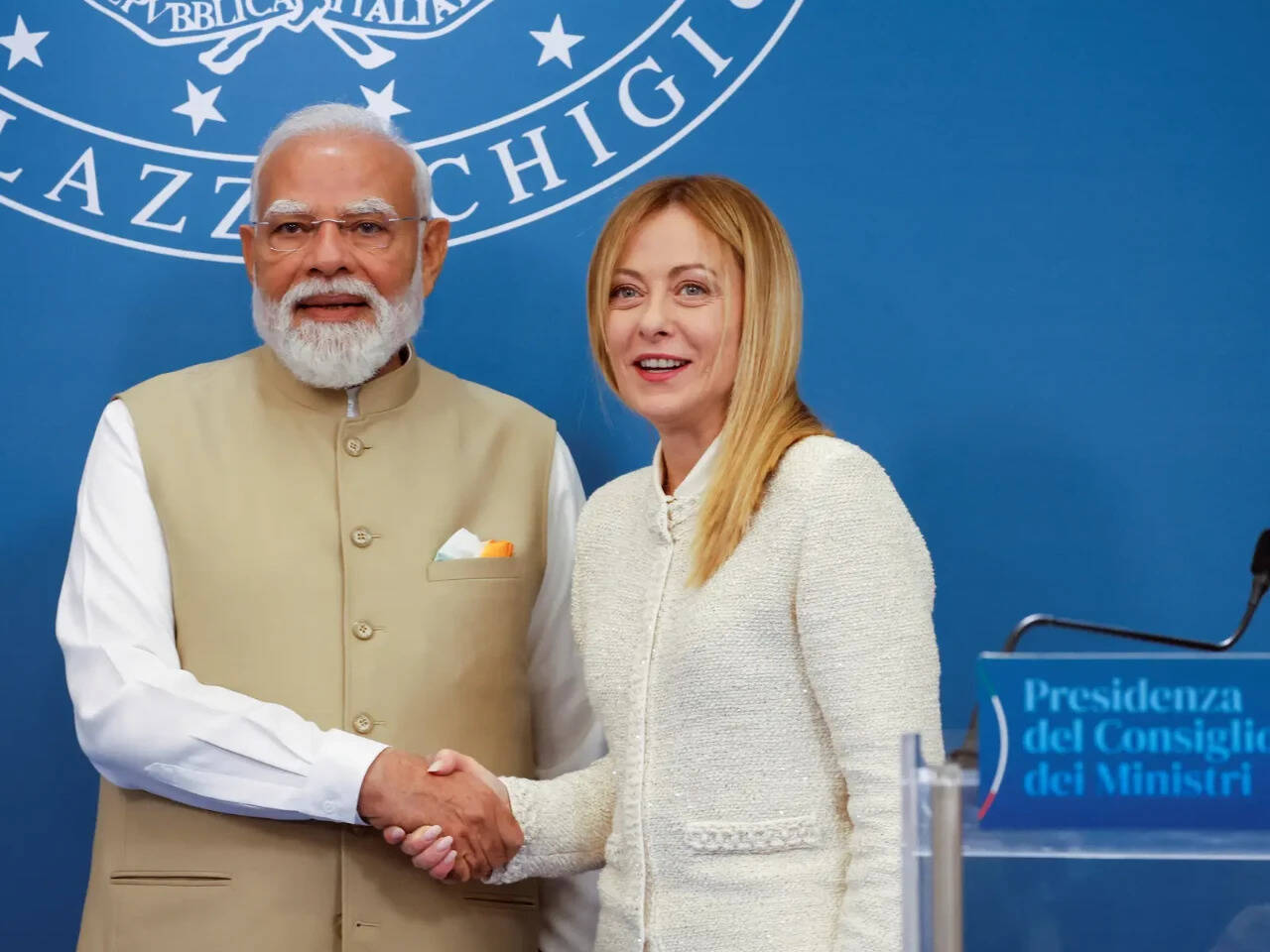 PM Modi's gifts: Muga silk stole for Italy PM, Ladakhi stole for Sweden ...