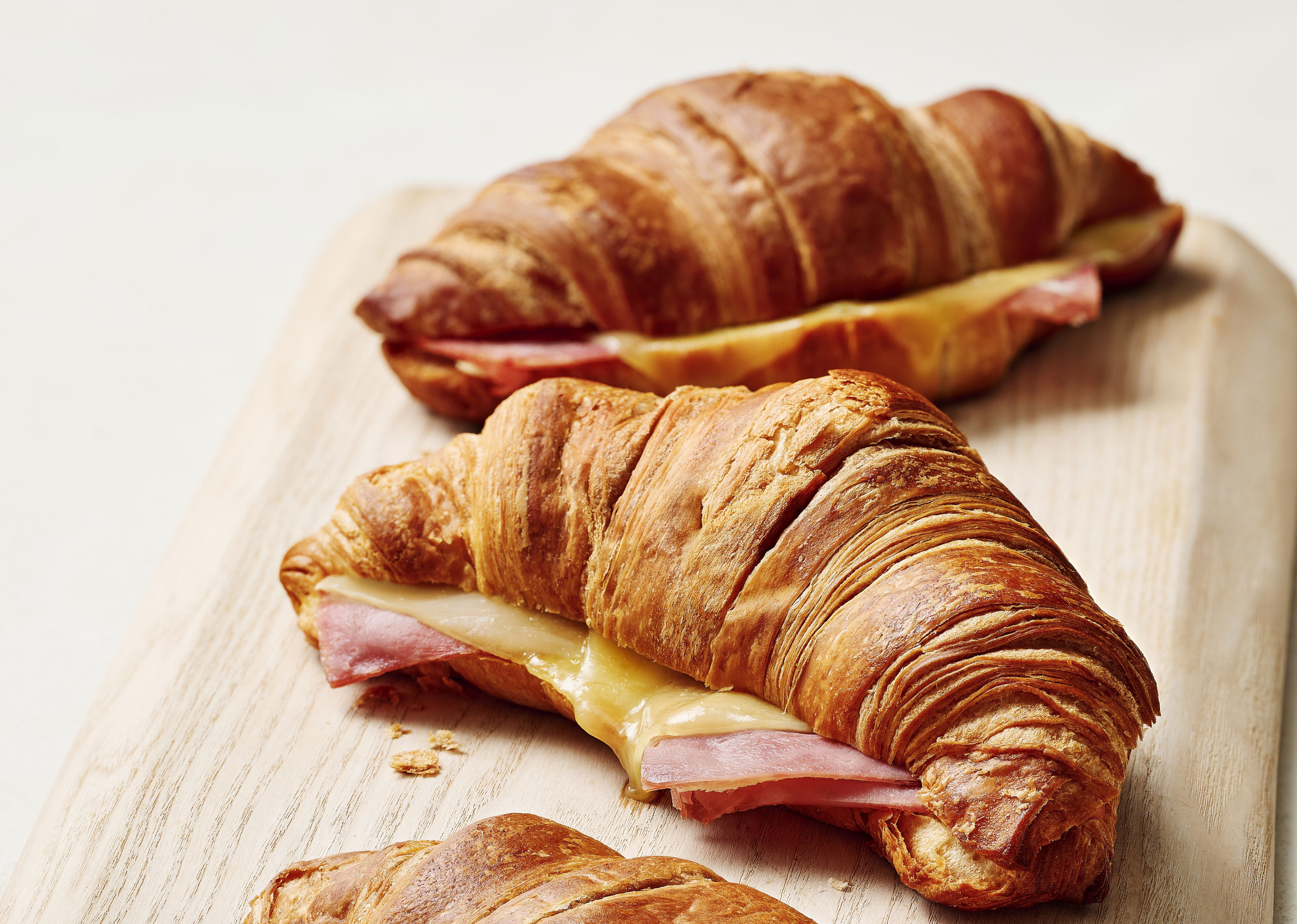 Tesco launches brand new breakfast meal deal with hot food