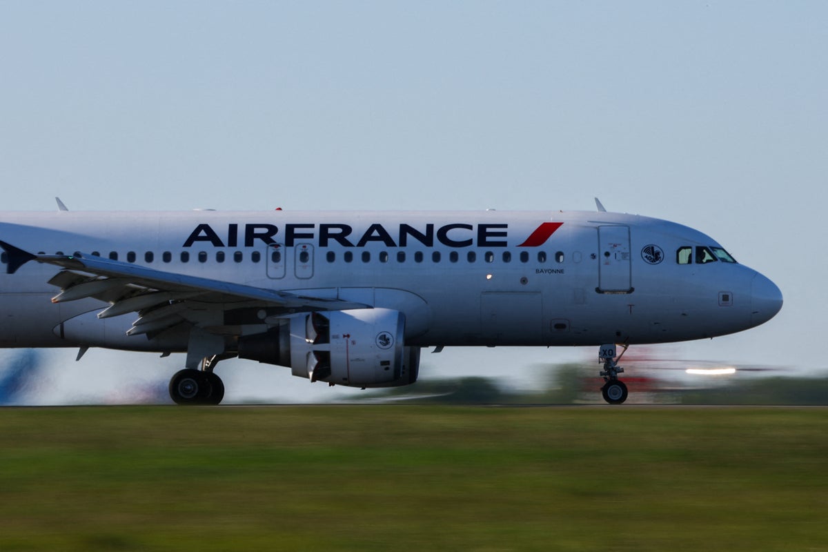 US-bound flight diverts after DRC passenger boards amid Ebola outbreak
