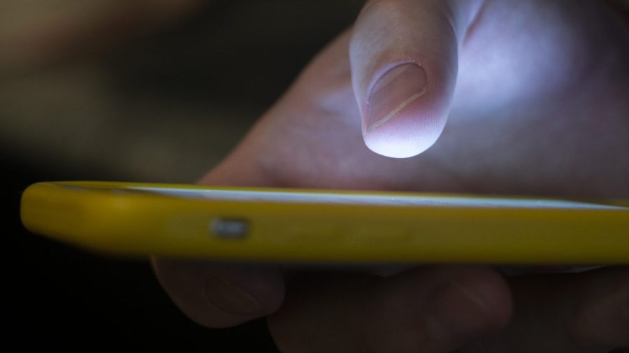 HHS warns of children’s screen time use, citing impact on sleep, mental ...
