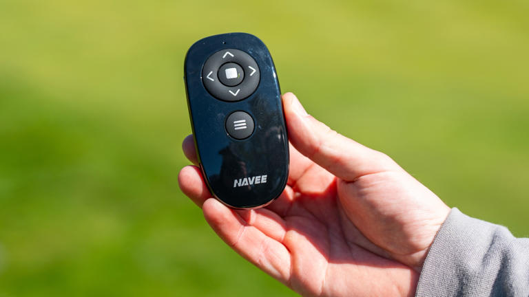 This remote golf trolley is hundreds cheaper than top brands, but there ...