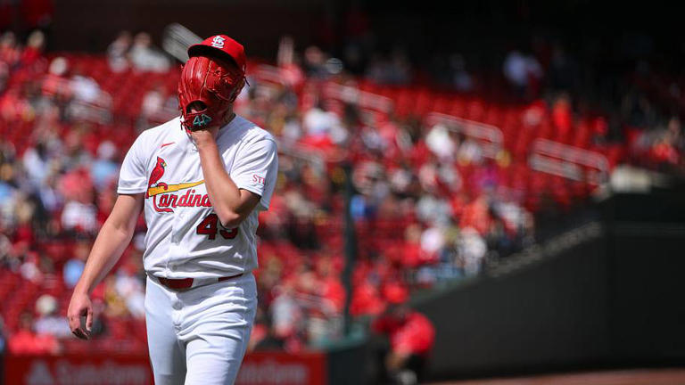 Cardinals’ Matt Svanson problem is getting harder to ignore