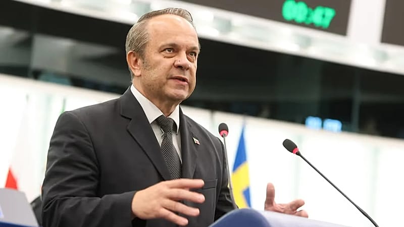 EPP considers punishing lawmaker for appearing alongside far-right parties