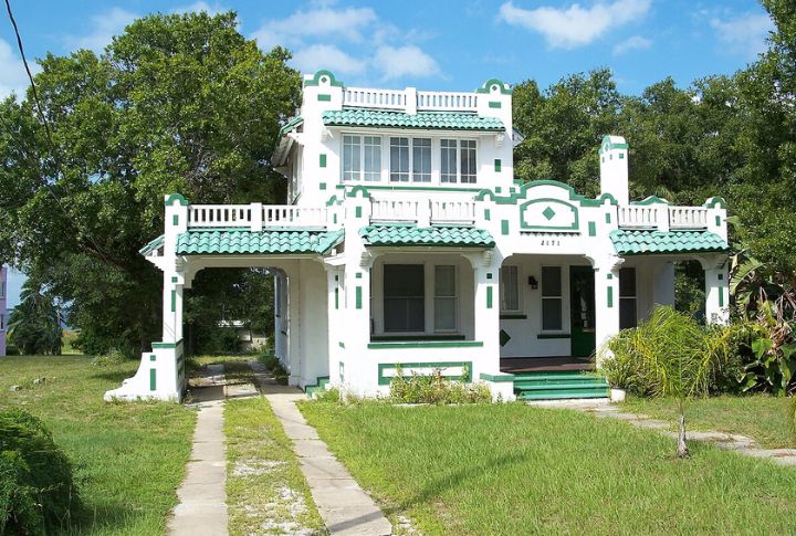 10 reasons why retirees keep moving to Sebring in Florida