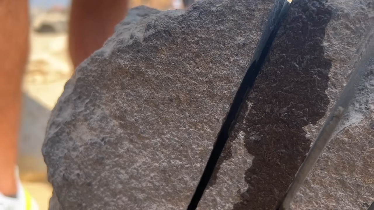 Strange saw marks inside Giza suggest ancient machines far beyond their ...