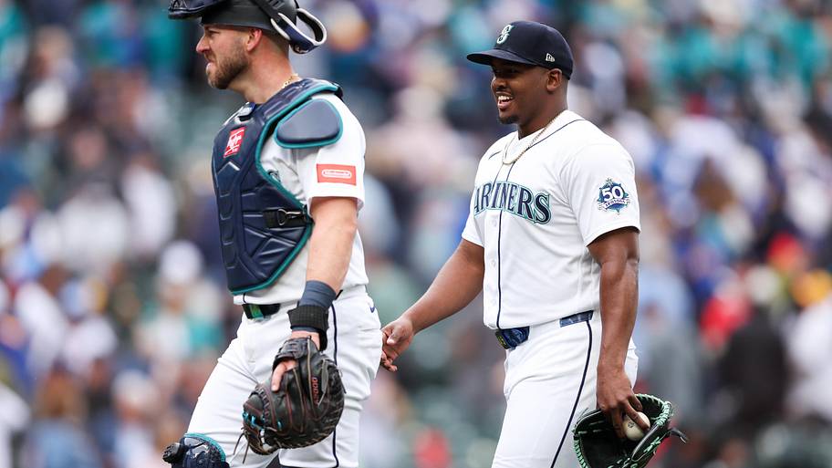 3 Mariners offseason decisions that are aging well, 2 that are painful