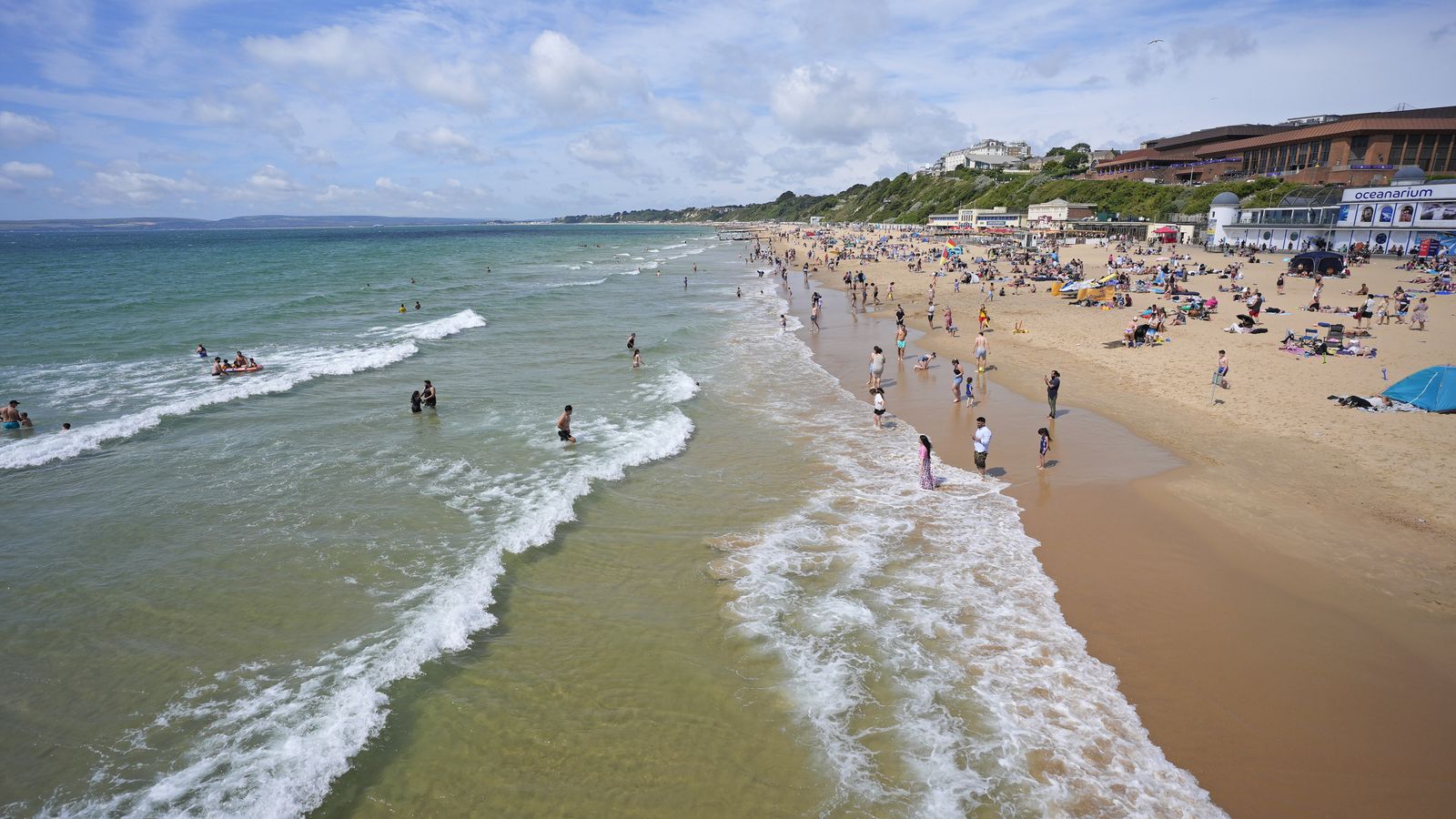 Record-breaking temperatures predicted over bank holiday