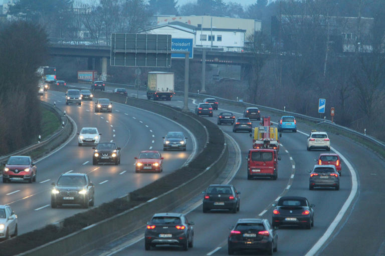 Wichtige Verbindung dicht: Sperrung bei Bonn sorgt für Verkehrs-Chaos ...