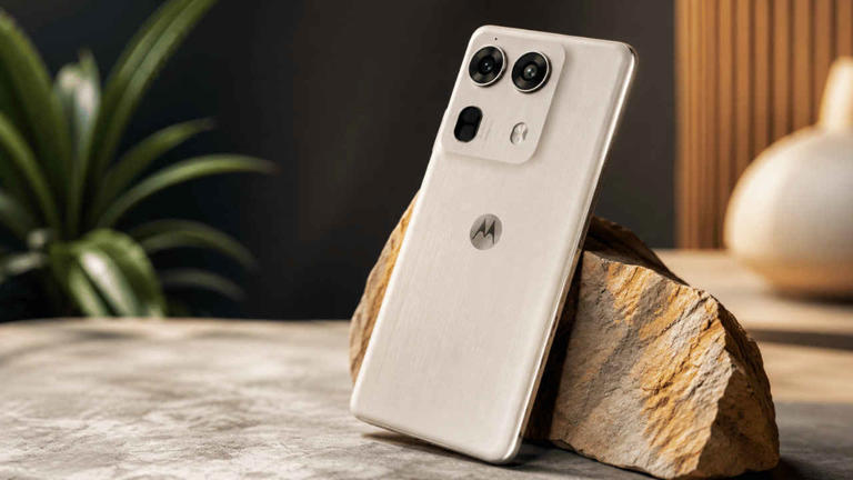 Motorola Edge 50 Ultra 5G price drops by over Rs 26000 on Amazon: Is it ...