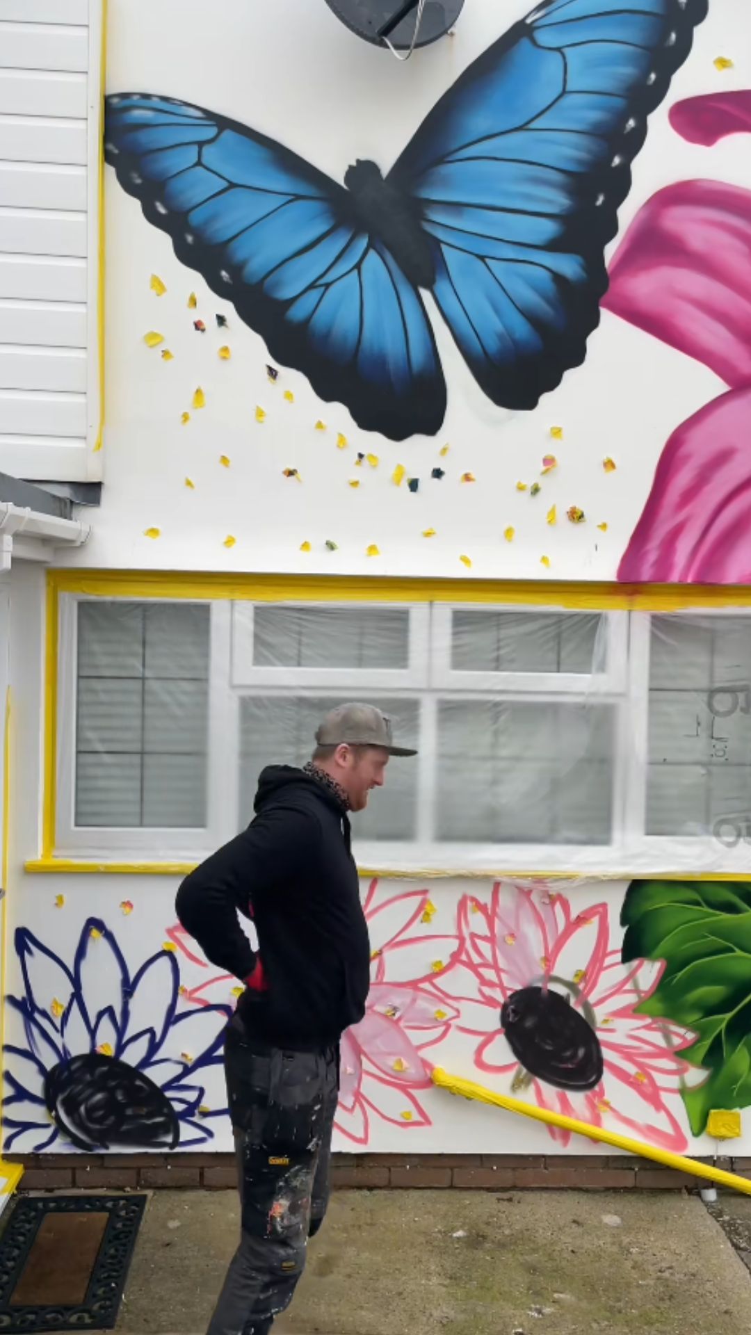 Dad noises and colorful murals: Day 3 painting in Porthcawl