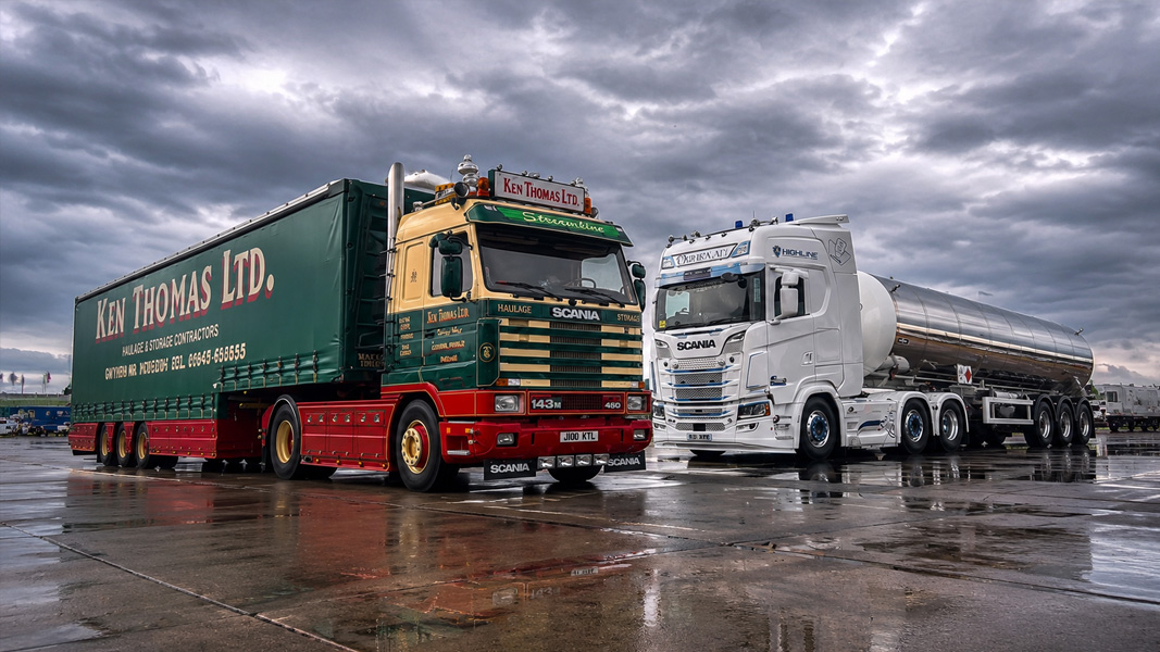 A day with retro trucks and trucking legends