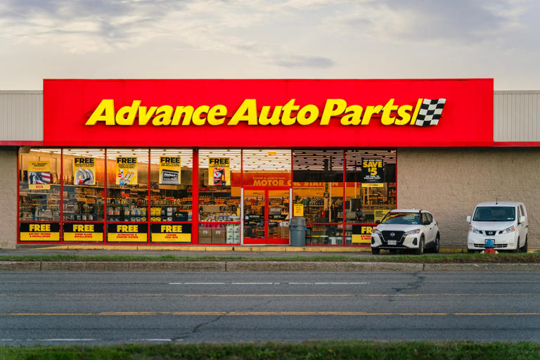 Advance Auto Parts rallies on profit gains, comparable sales growth