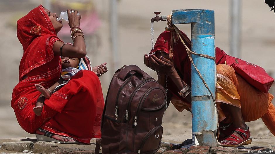 India swelters under severe heat wave