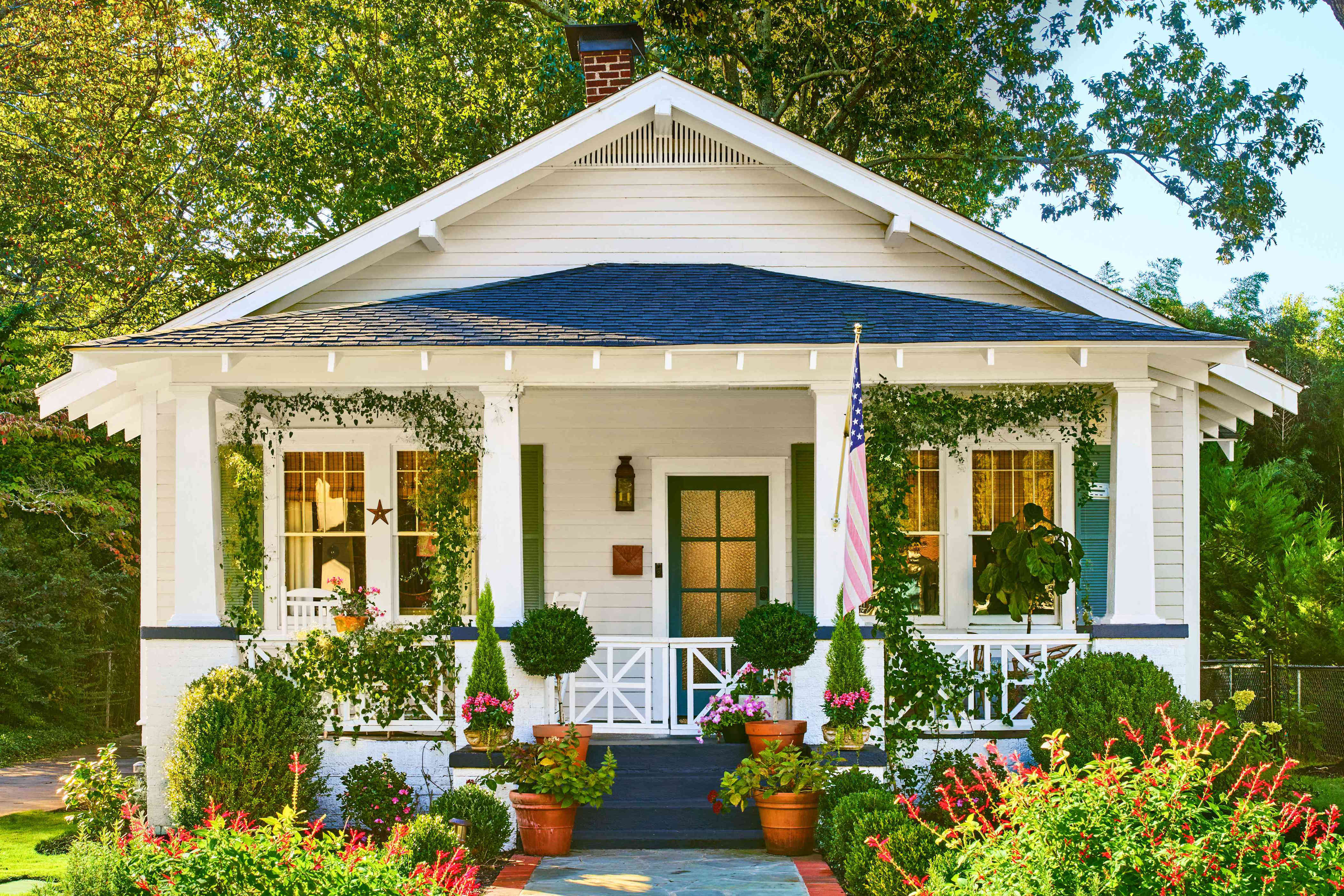 5 things experienced gardeners always do before leaving for vacation