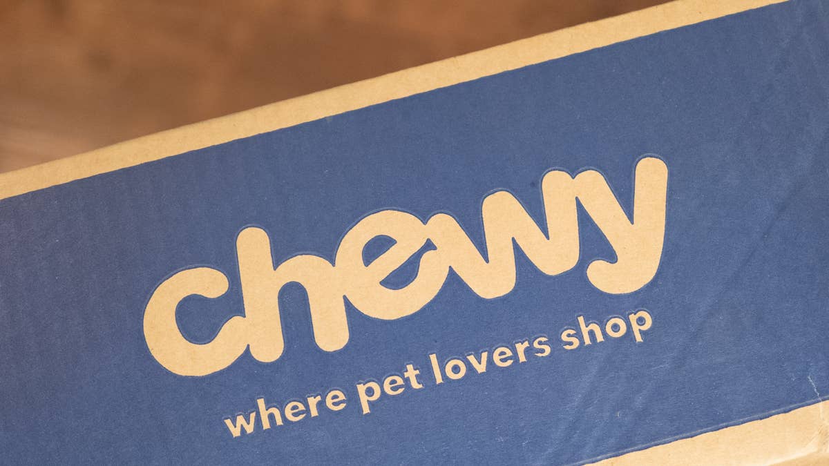 Puppy parents are loving this chicken-scented teething toy