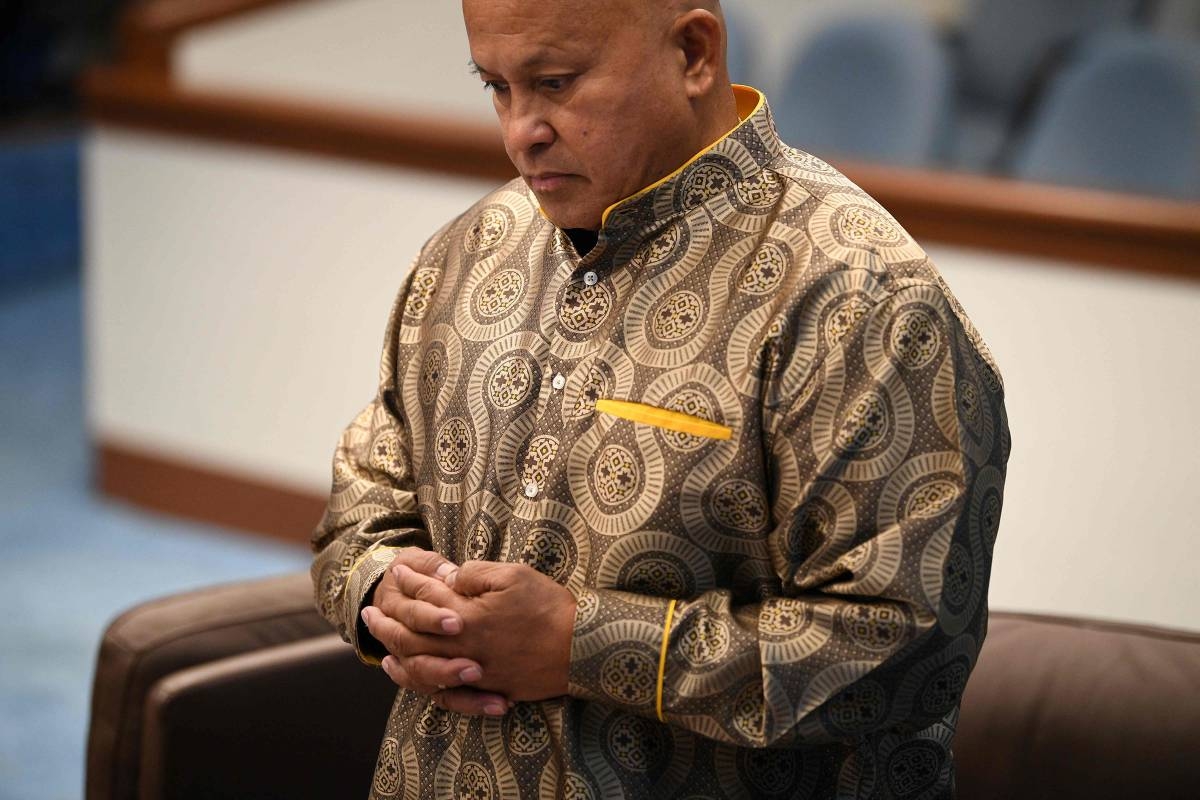 Govt manhunt on for fugitive senator