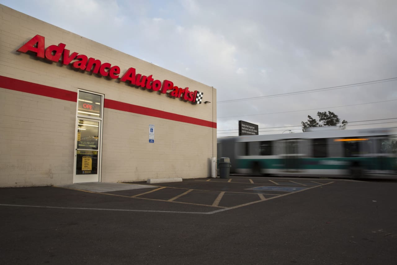 Advance Auto Parts stock soars after earnings. 2026 off to a 'solid ...