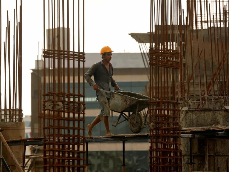 Unincorporated establishments surge to over 9 cr; jobs hit 15-cr mark ...
