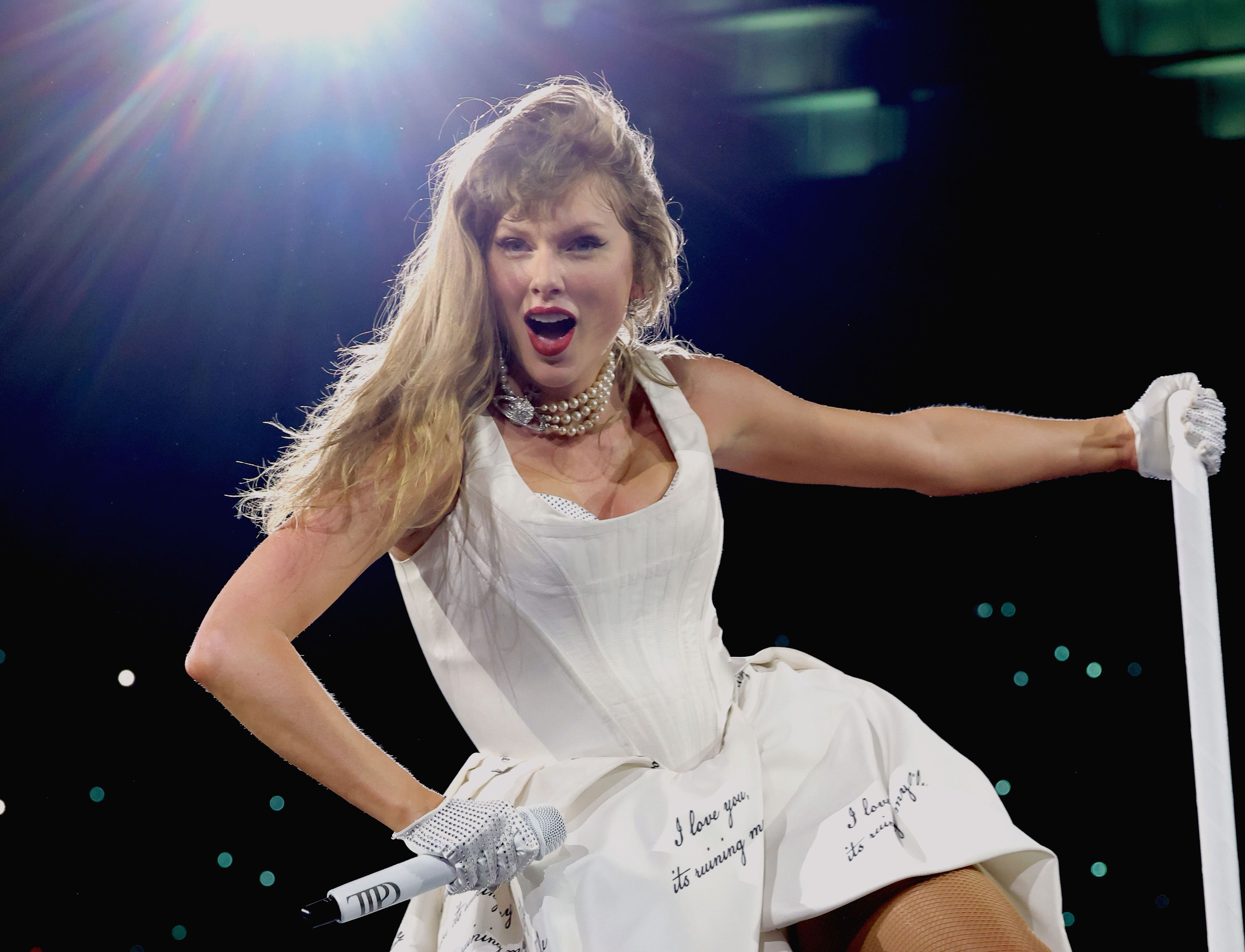 2026 AMAs nominations list: Taylor Swift, Sabrina Carpenter, Morgan ...
