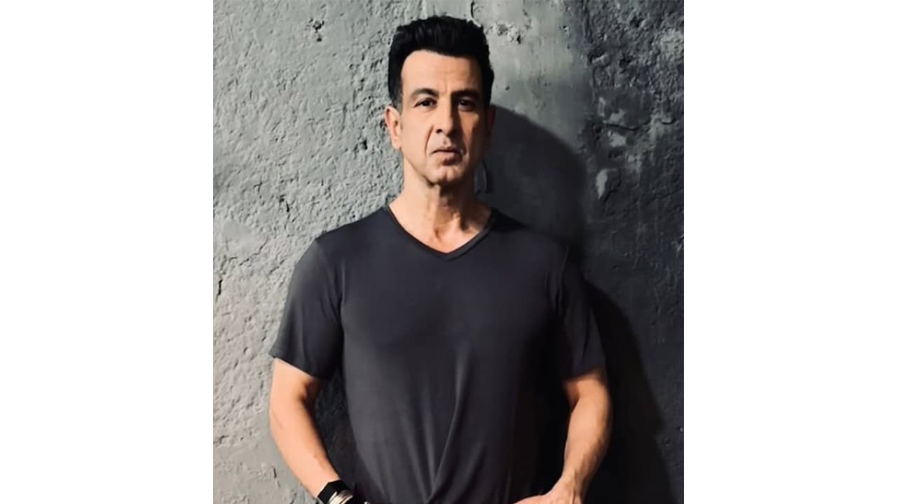 Ronit Bose Roy warns fans about cyber fraud carried out in his name