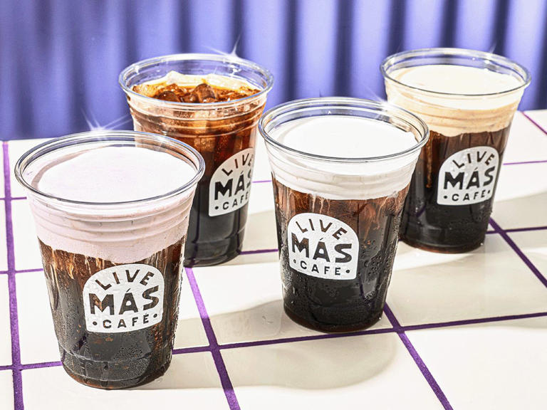 Taco Bell has a new version of a fan-favorite menu item—and we tried it ...