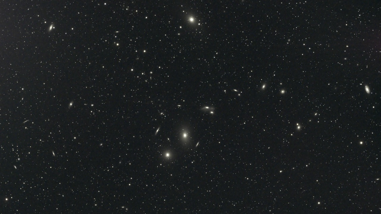 A distant galaxy just faded 20-fold in only two decades — a vanishing ...