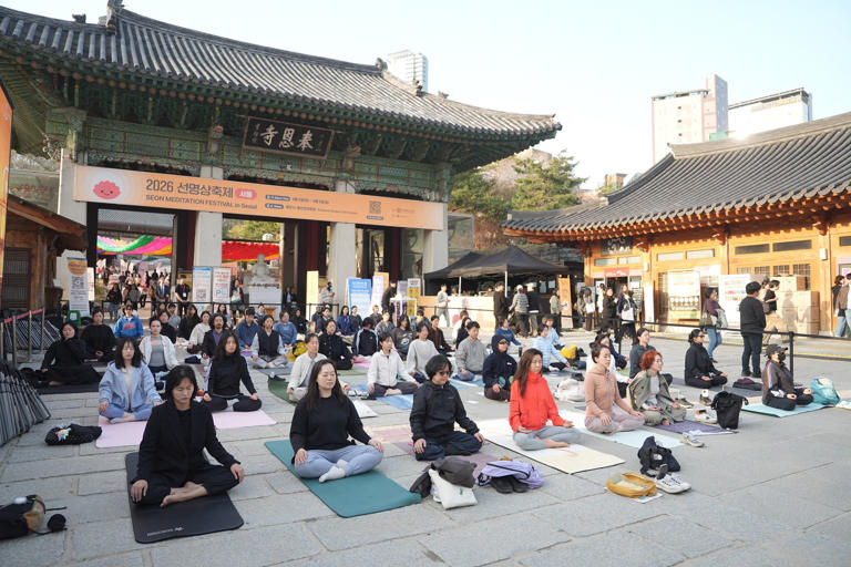Seon meditation festivals gain 'hip' appeal among South Korean youth