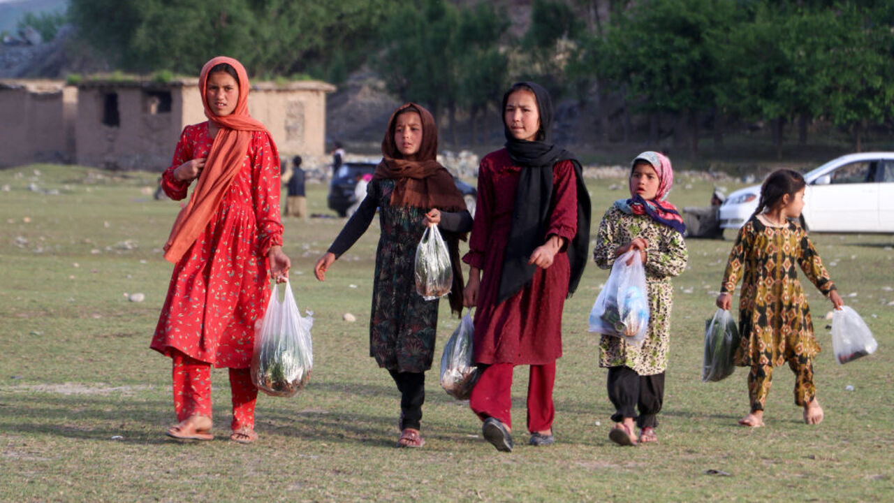 Taliban holt rechten vrouwen en meisjes verder uit: kindhuwelijken ...