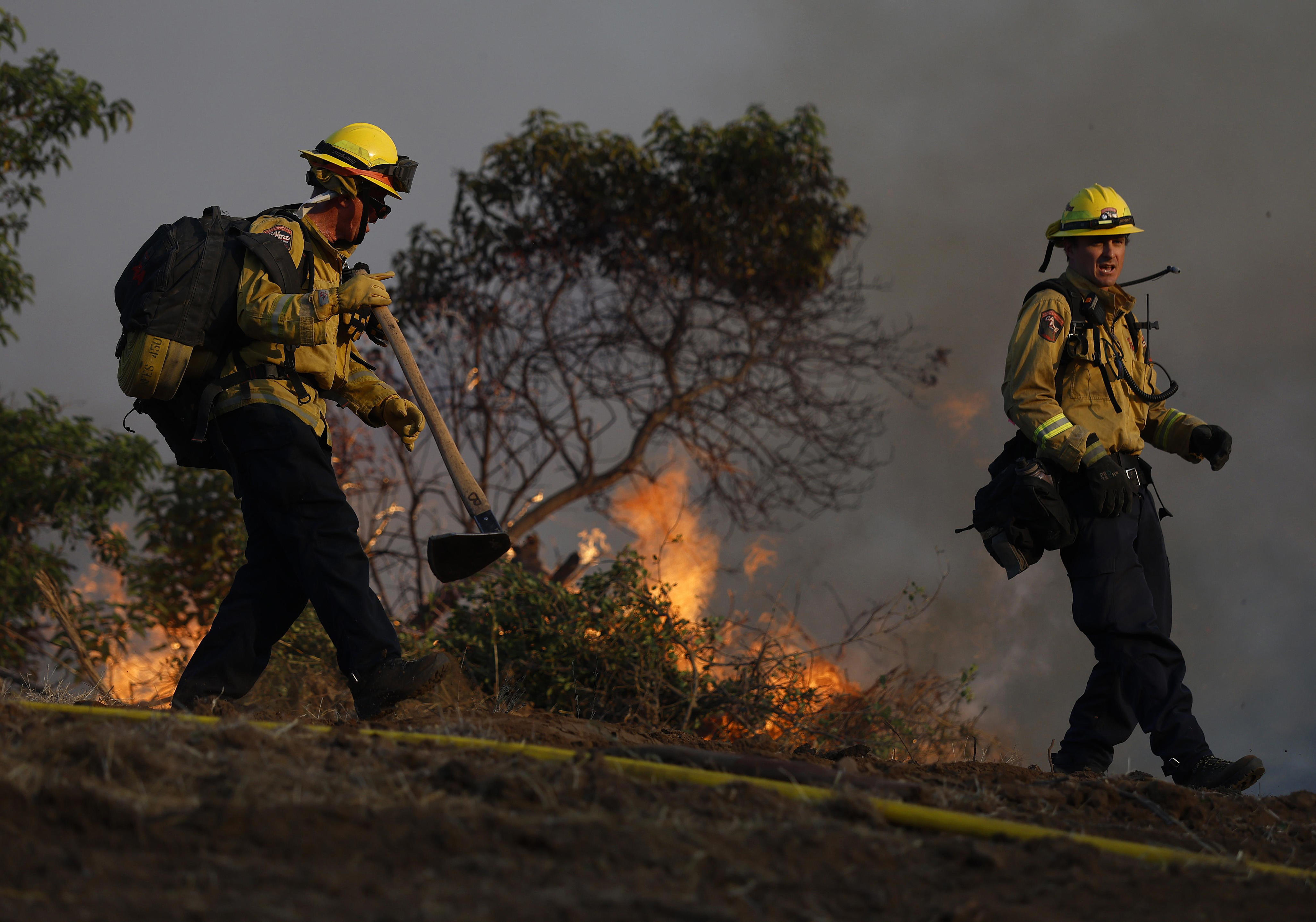 Sandy fire in Simi Valley 22% contained
