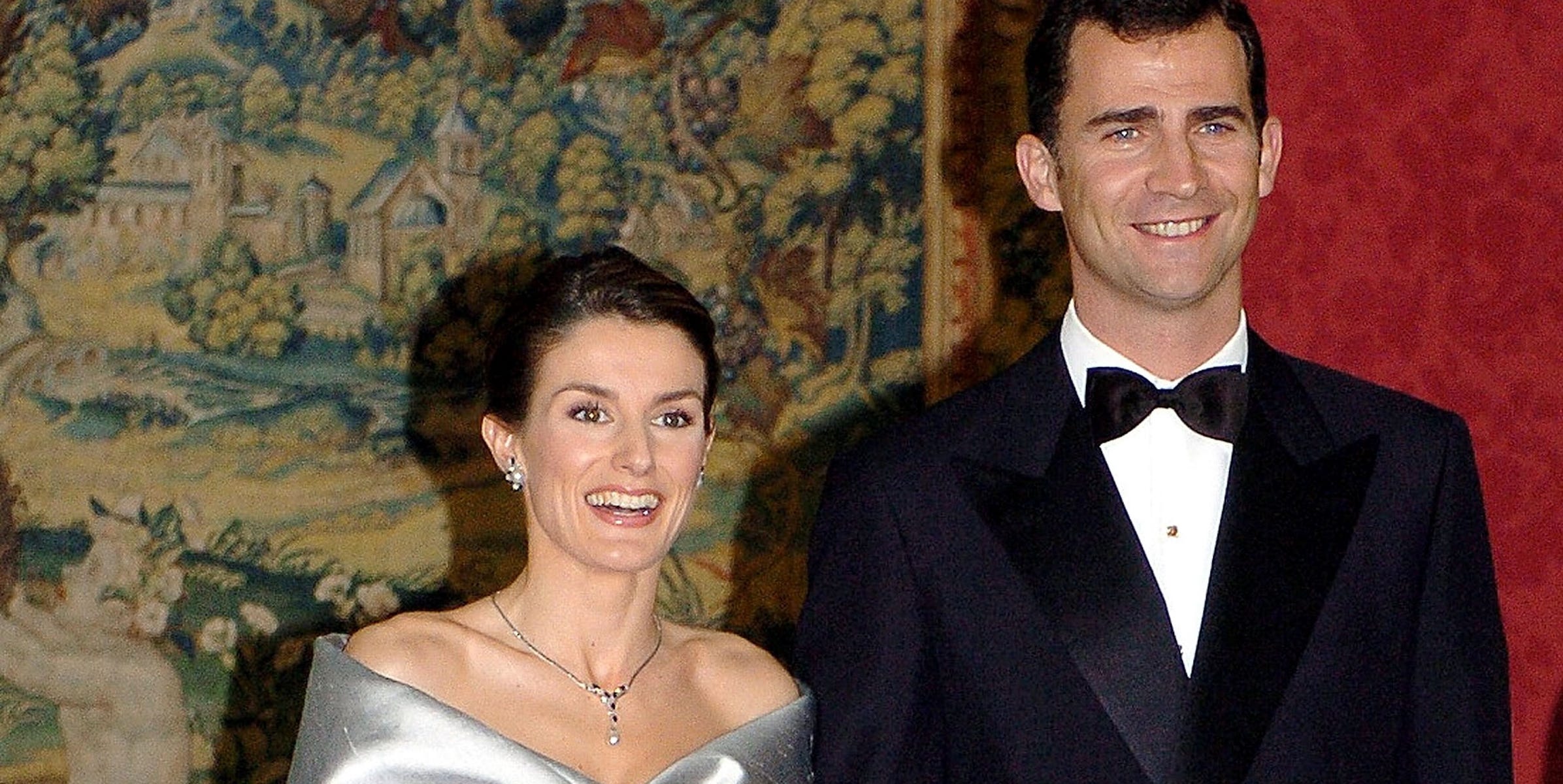 22 años de la cena preboda de la reina Letizia: el vestido plateado con ...