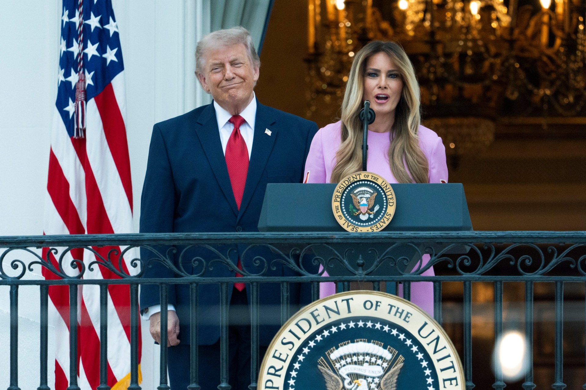 Donald and Melania Trump share tender exchange at White House, says ...
