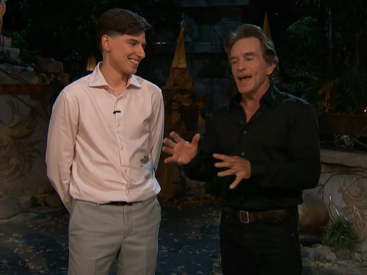 Jeff Probst blows major challenge result during live 'Survivor 50'