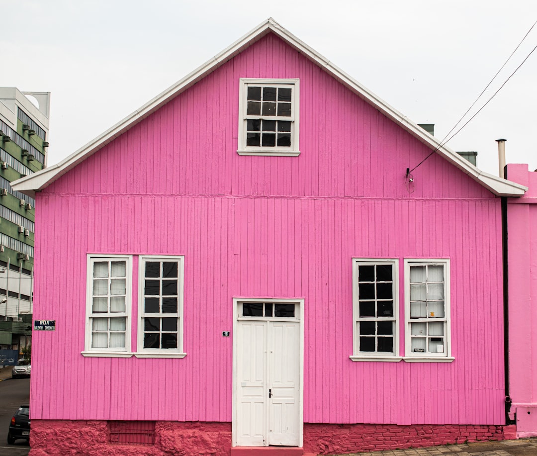 10 decor choices that may quietly lower home value – Realtors say