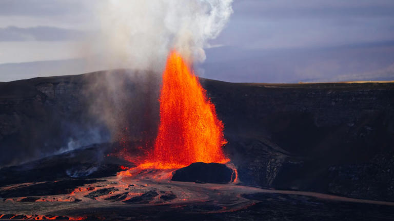 Kilauea is inflating toward another eruption within days — the USGS ...