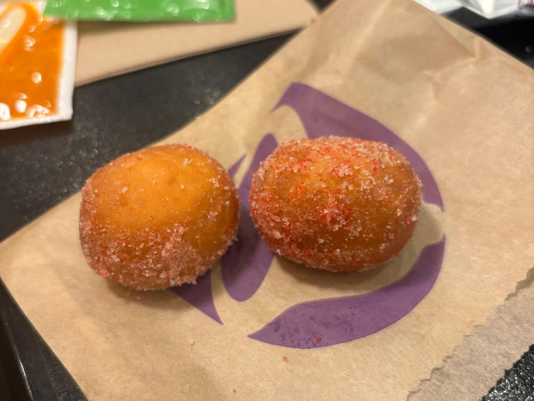 Taco Bell has a new version of a fan-favorite menu item—and we tried it ...