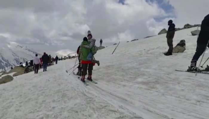 Unseasonal snowfall, rain bring back relief for tourists in Kashmir ...