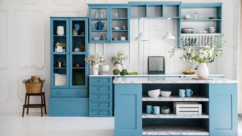 11 hacks to make the most of minimal kitchen cabinet space