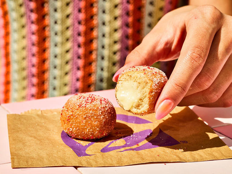 Taco Bell has a new version of a fan-favorite menu item—and we tried it ...