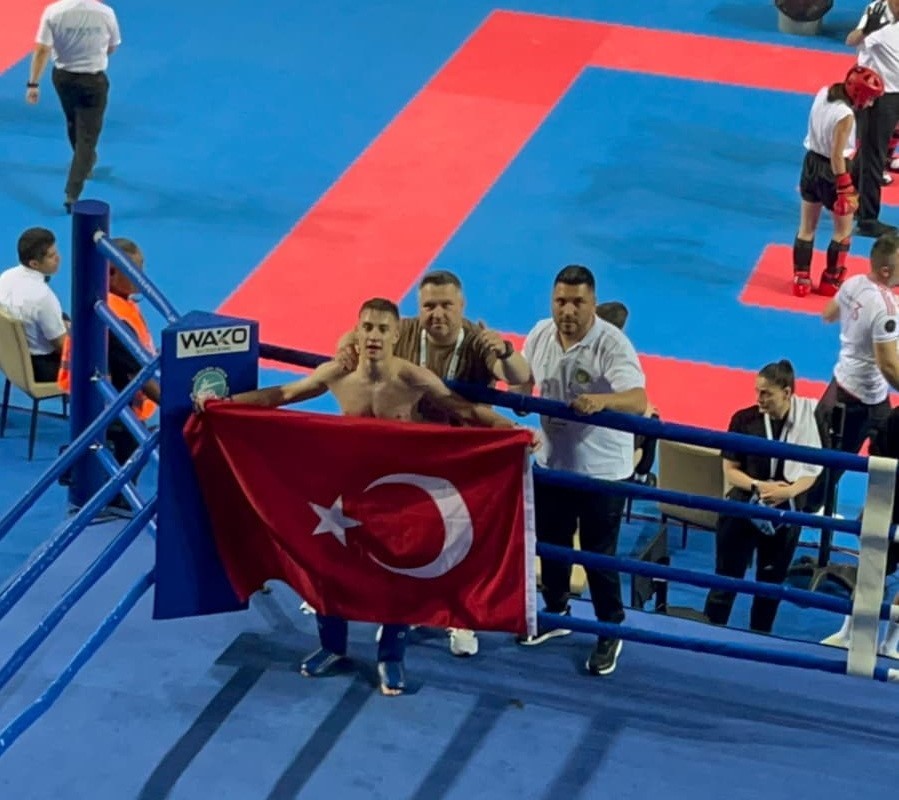 Manisalı sporcu, Dünya Kupası’nda tarih yazdı