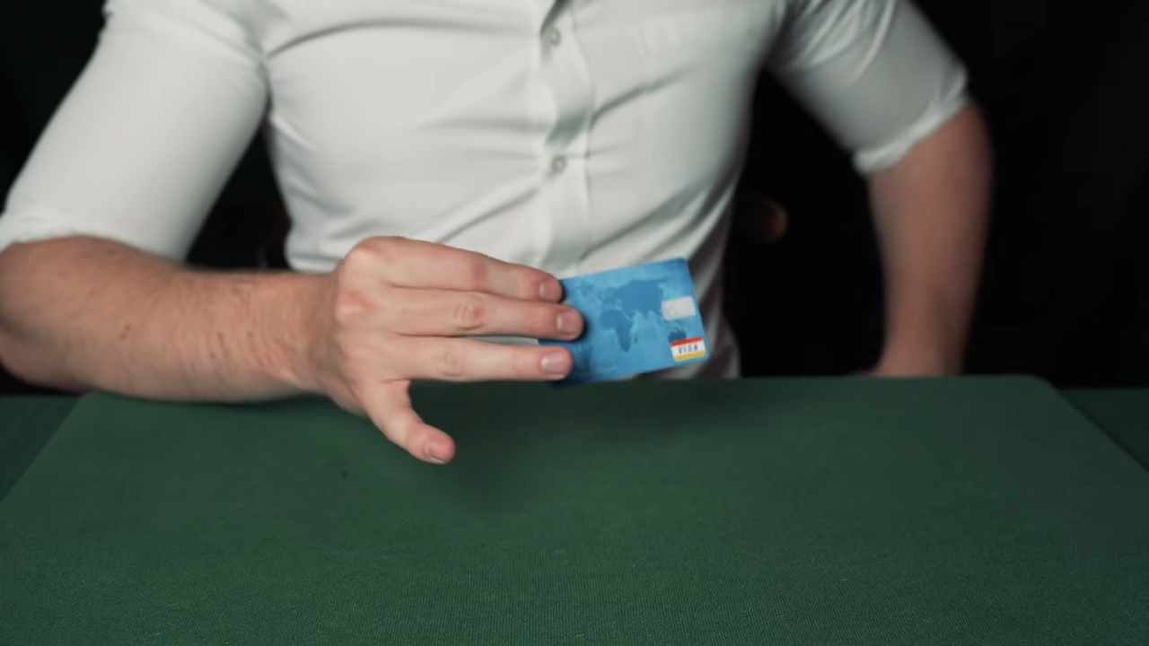 He used a credit card instead of a deck - then made magic look easy