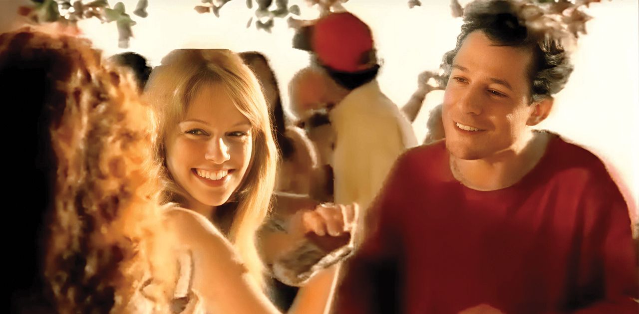 Un tuffo nelle pubblicità anni 90 con Accorsi, Charlize Theron e Megan ...