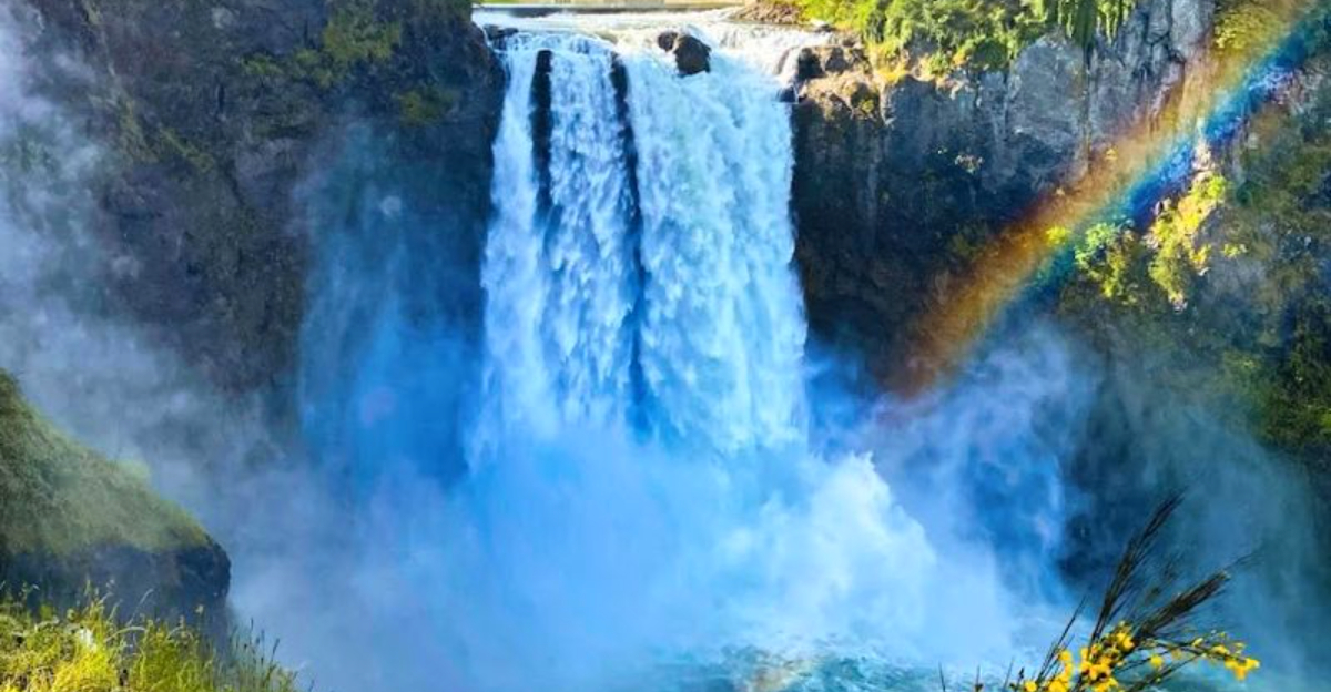 20 spectacular waterfalls that define America’s natural beauty
